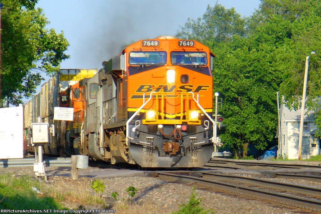 BNSF 7649 west